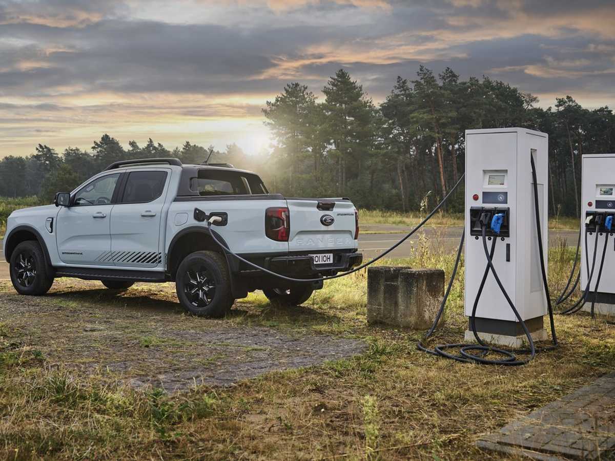 Weltpremiere Ford stellt erste Hybrid Version des Pick up Ranger vor